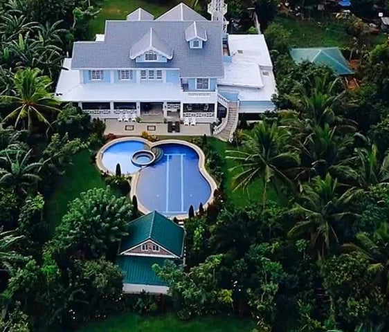 El Casa Azul: Your Private Resort in Amadeo | El Casa Azul