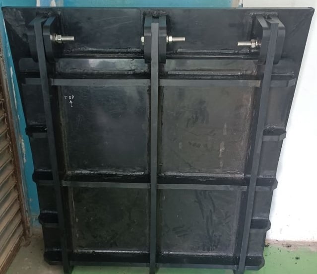 Design and Fabricate HDPE Flap Gates . | FLAP GATE - HDPE