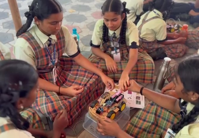 Magadh Gnan Workshops | Robotics & Coding for Students | Magadh Gnan